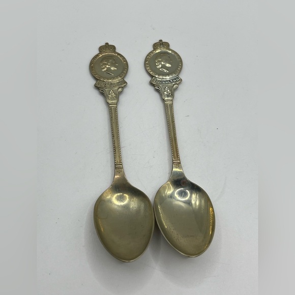 Accents | Vintage 1953 Commemorative Queen Elizabeth Ii Coronation ...